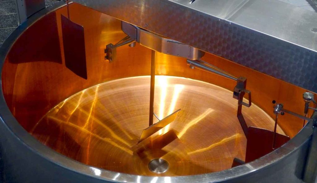 Copper-Metal-Contraption-Public-Domain-via-Needpix - Conexão Boas Notícias